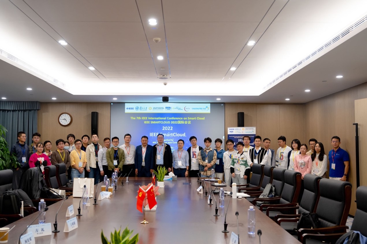 复旦大学计算机科学技术学院承办的第七届IEEE SmartCloud国际会议成功举办